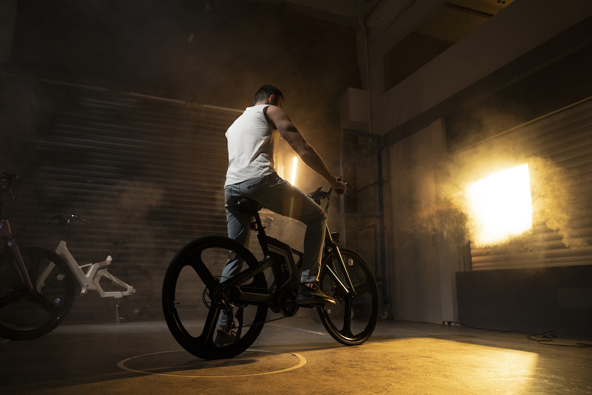2022年｜Onebot F1 ebike 光效创意图拍摄花絮 - wheelive 唯轮网