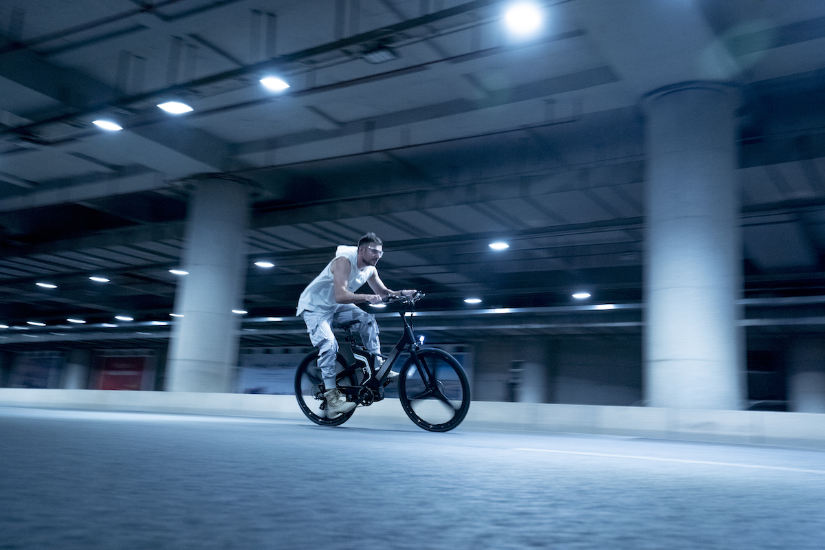 2022年｜Onebot F1 ebike 光效创意图拍摄花絮 - wheelive 唯轮网